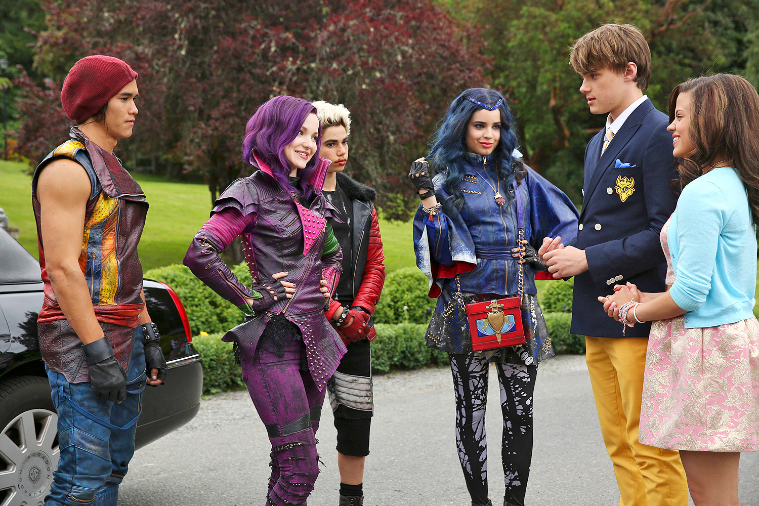 Scenes of the Disney Movie Descendants in High Quality. - Oh My Fiesta ...