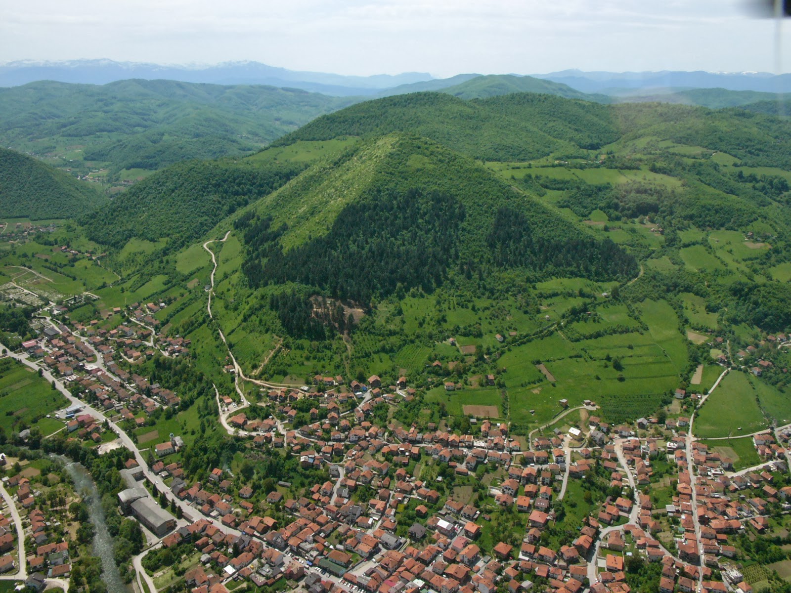 Bosnian Pyramids - UFO SPAIN MAGAZINE