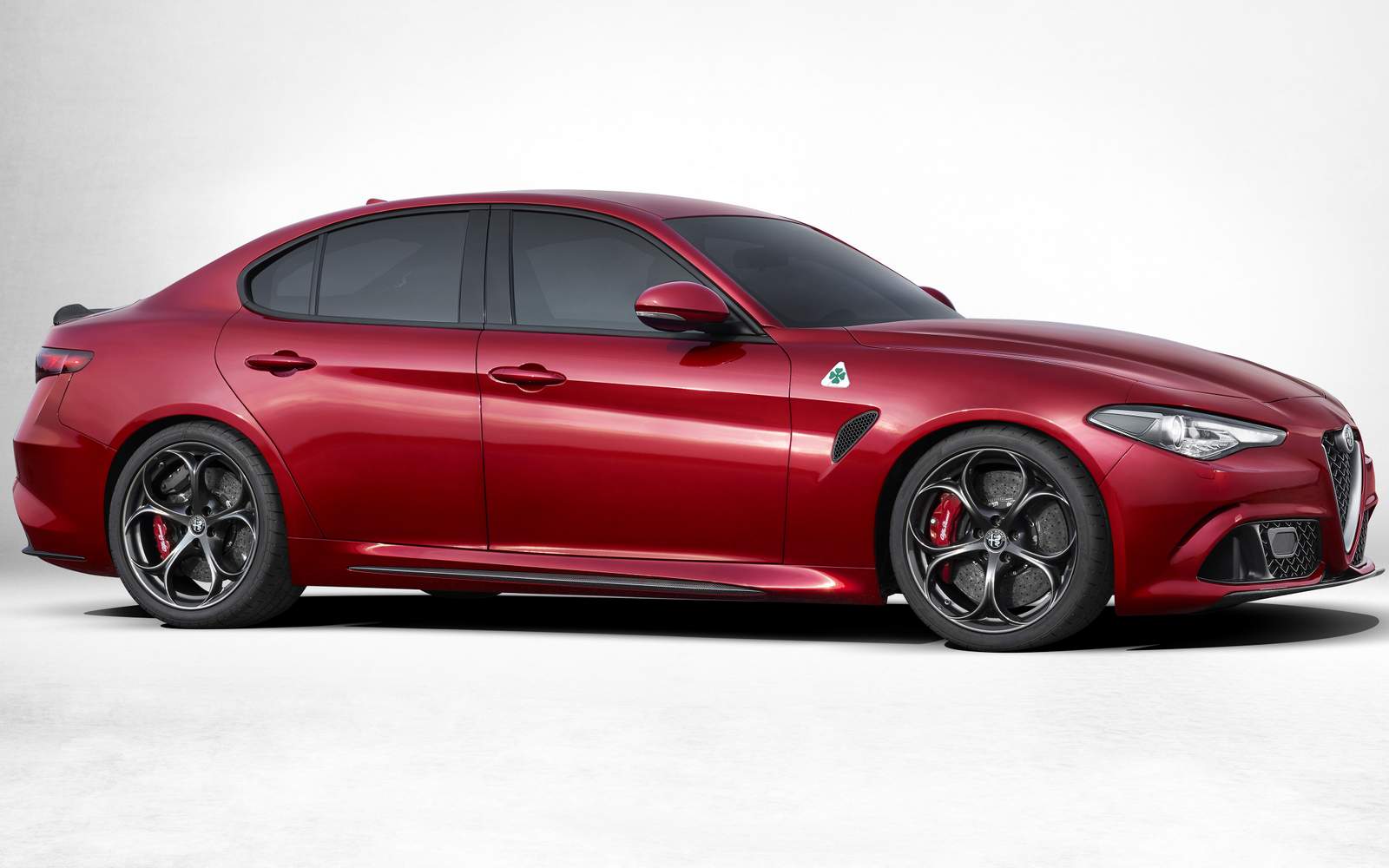Alfa Romeo Giulia Quadrifoglio é mais potente que BMW M3