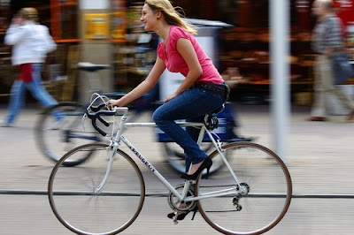 Dupeczki na rowerach: Dziewczyna na kolarzówce :)