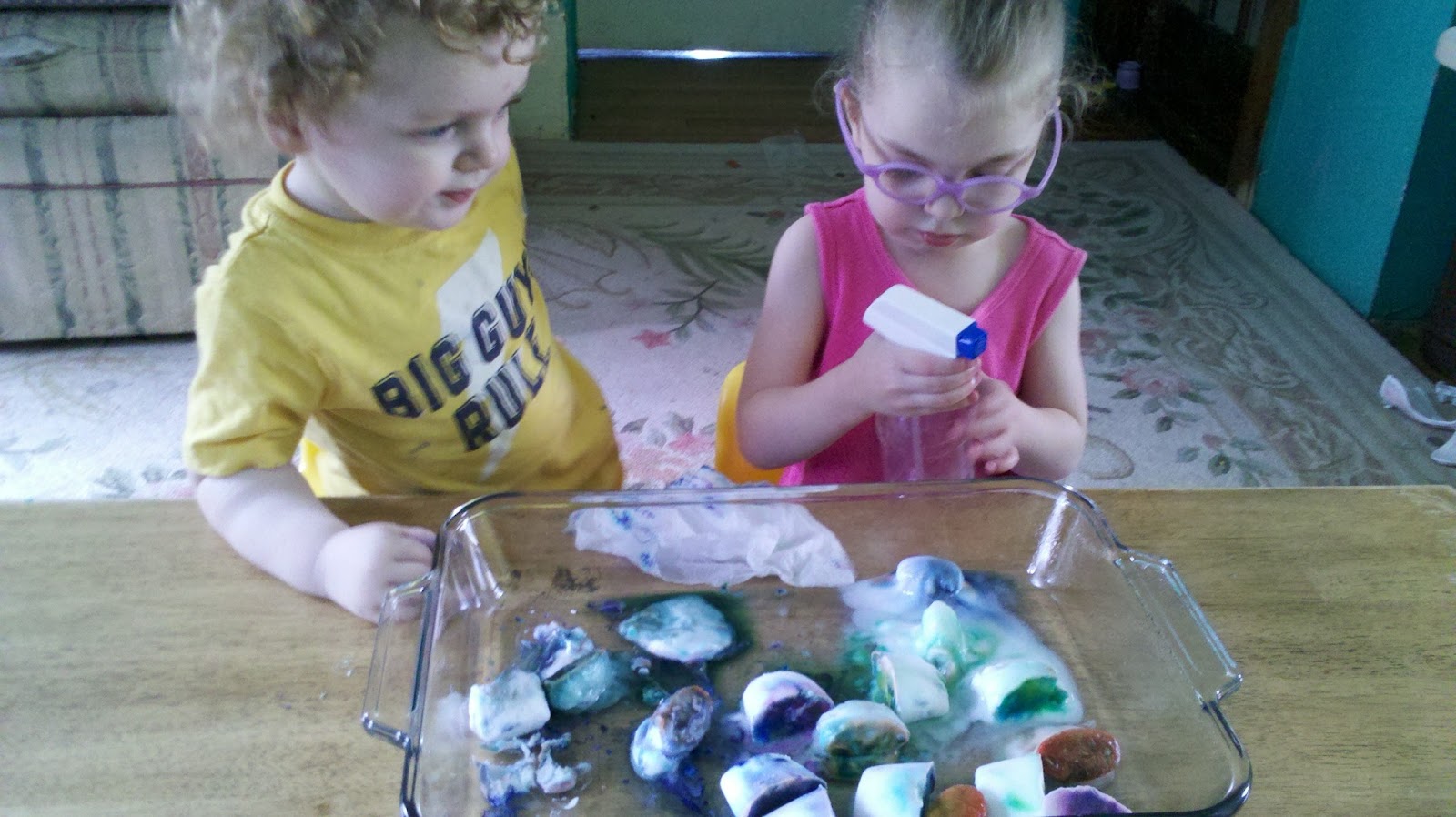 Munchkin and Bean: Frozen Fizzy Cubes