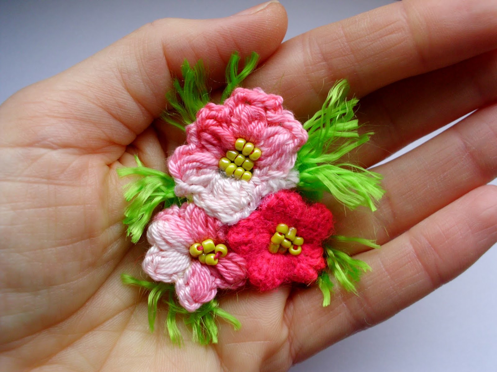 Amazing Handmade Little Things : "Aroma de primavara"🌸💐 Brose din flori ...