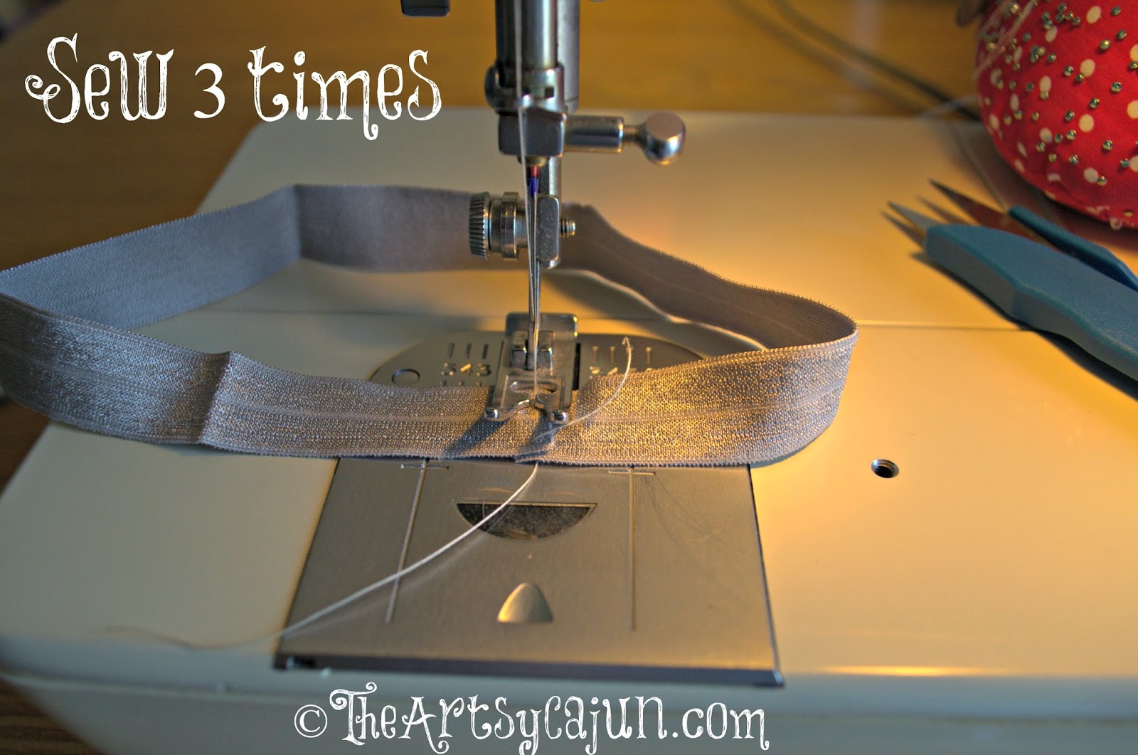 DIY Elastic Book Band Closures | The Artsy Cajun