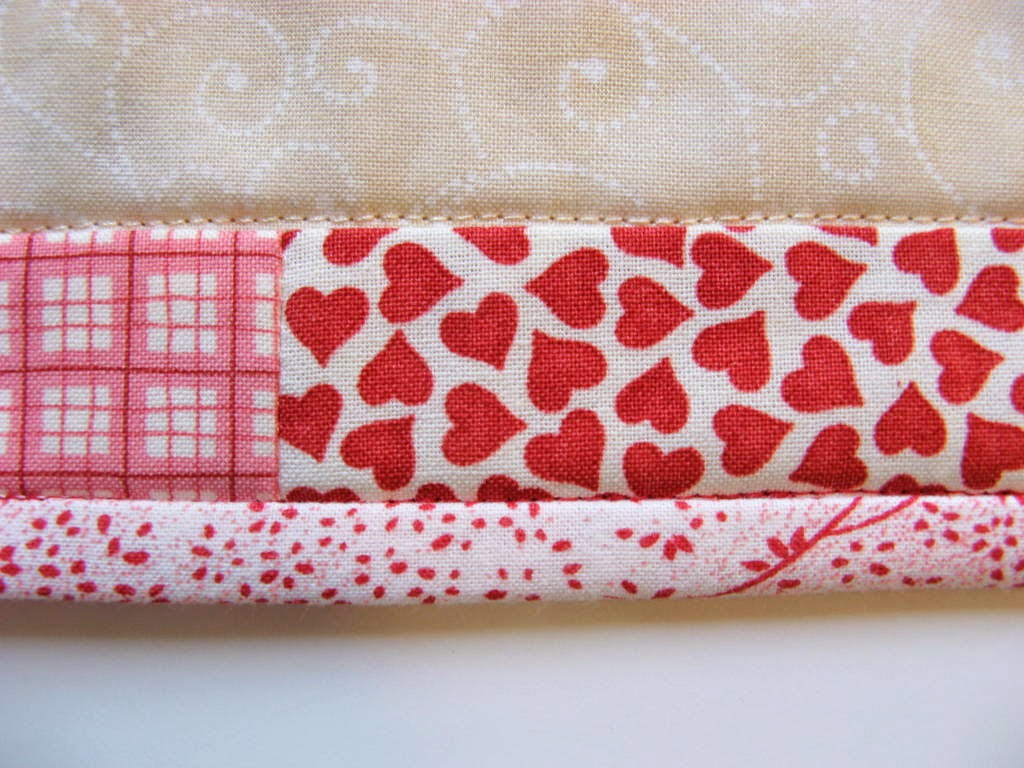 Stitching With 2 Strings: Tutorial: A Quick Valentine Table Topper