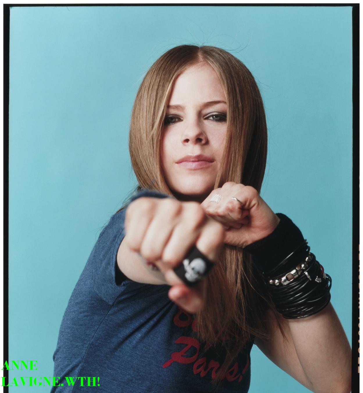 AVRIL LAVIGNE QUEEN: FOTOS ANTIGAS E ATUAIS DE AVRIL