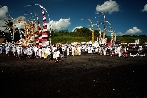 HARI RAYA UMAT HINDU ---> HARI RAYA NYEPI | BLOG INDONESIA