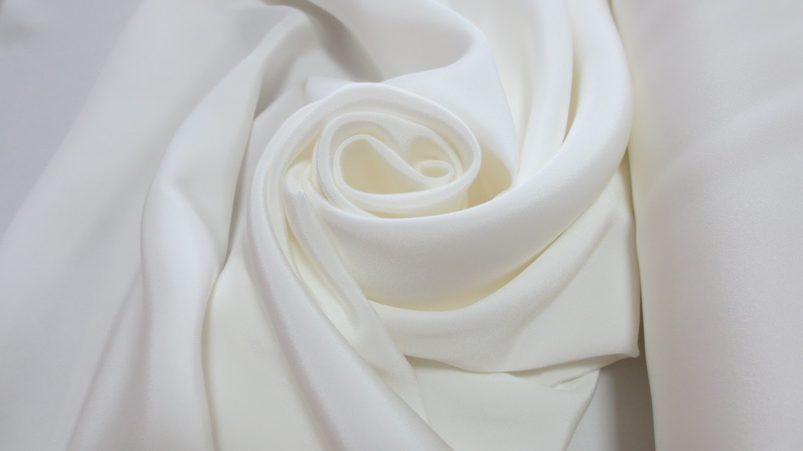 Predatex Silk: Silk gowns shining in New York, silk fabrics from ...