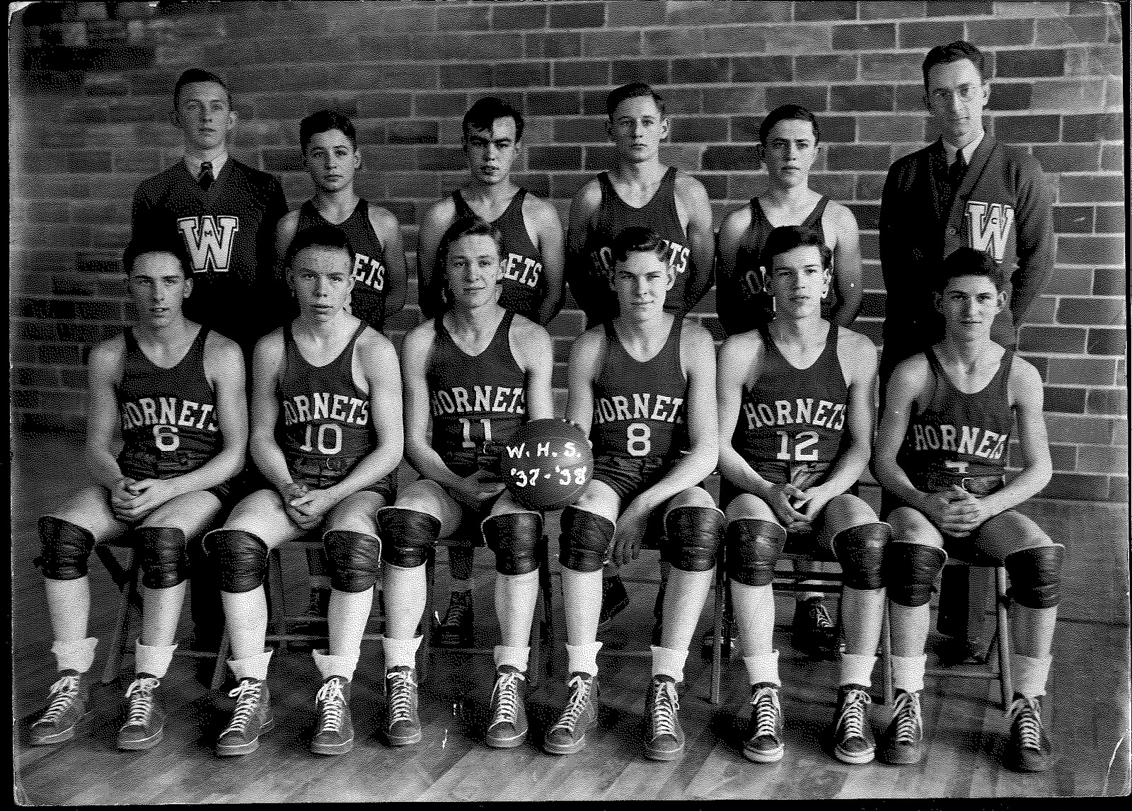 the hornet's nest: Basketball team 1937-38 and 1938-39