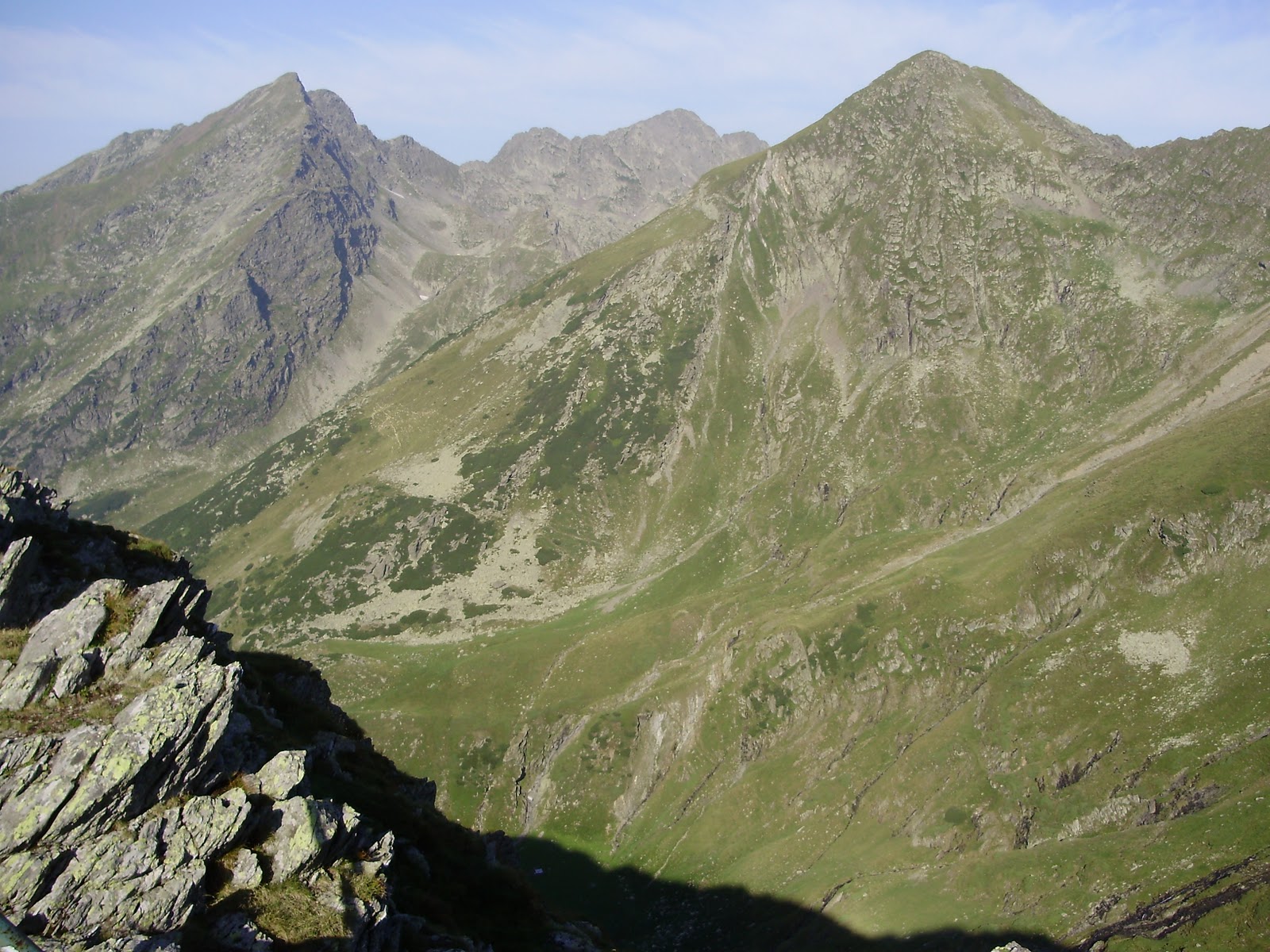 pe crestele muntilor: 15.08.2010-Muntele Paltinu-Ref. Caltun-Strunga ...