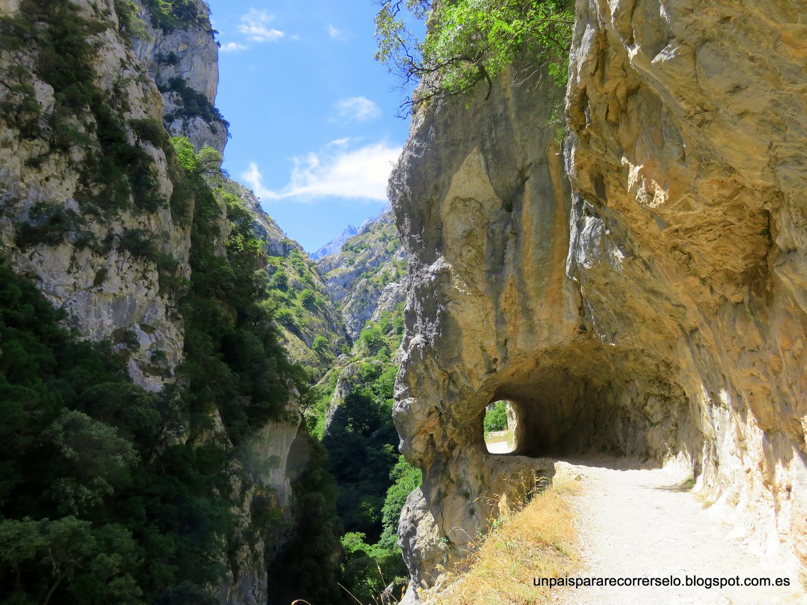 Un país para recorrérselo: Ruta del Cares, León-Asturias