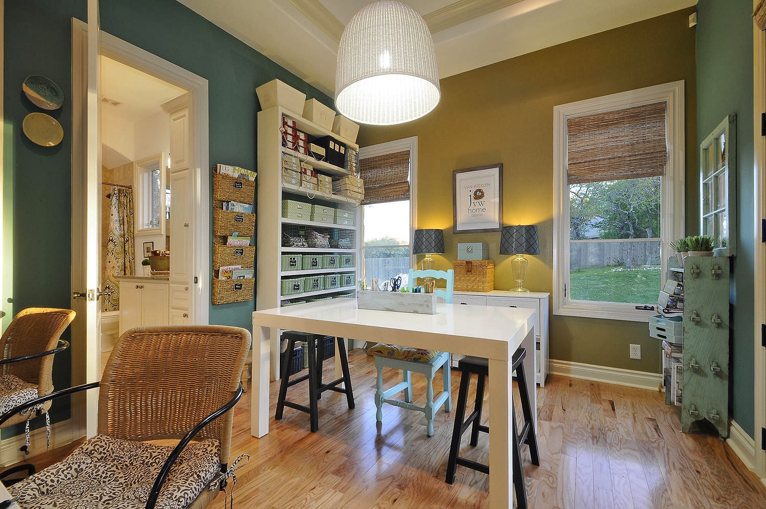 Subtle Traditional Style Blends with Modern Touches | Interiornity ...