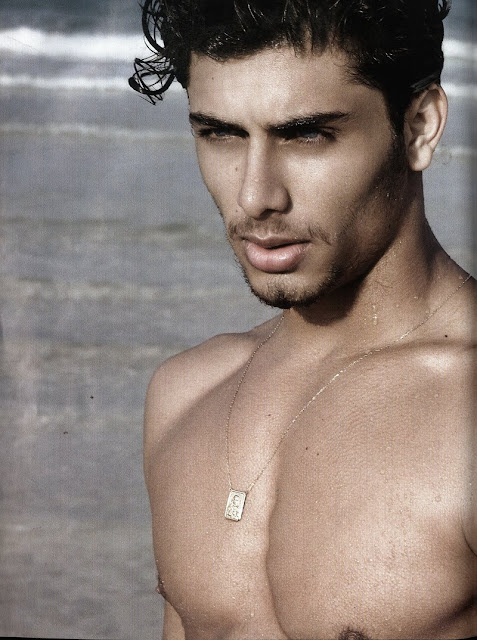Fashion 4 men: Jesus Luz