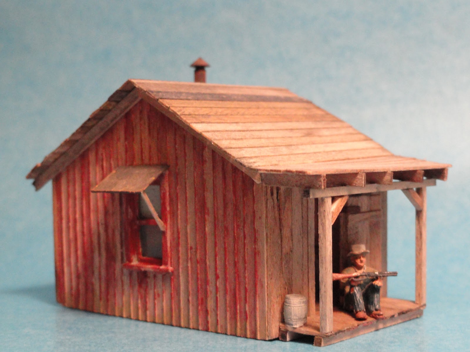 Model Railroad Minutiae: Another run down shack