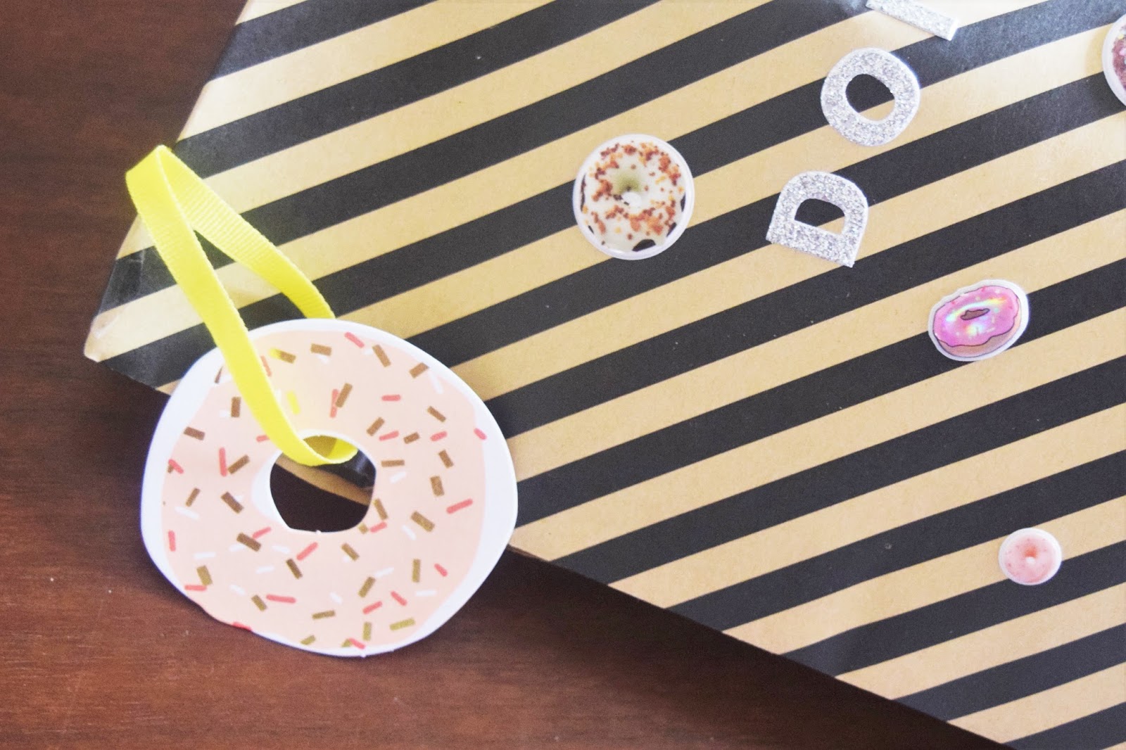 DIY BAG OF DONUTS GIFT WRAP TUTORIAL - A Life With Frills