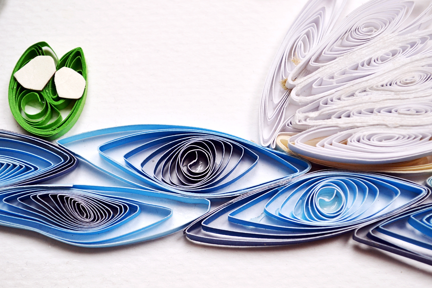 Jul and Joy!: The Swan - quilling
