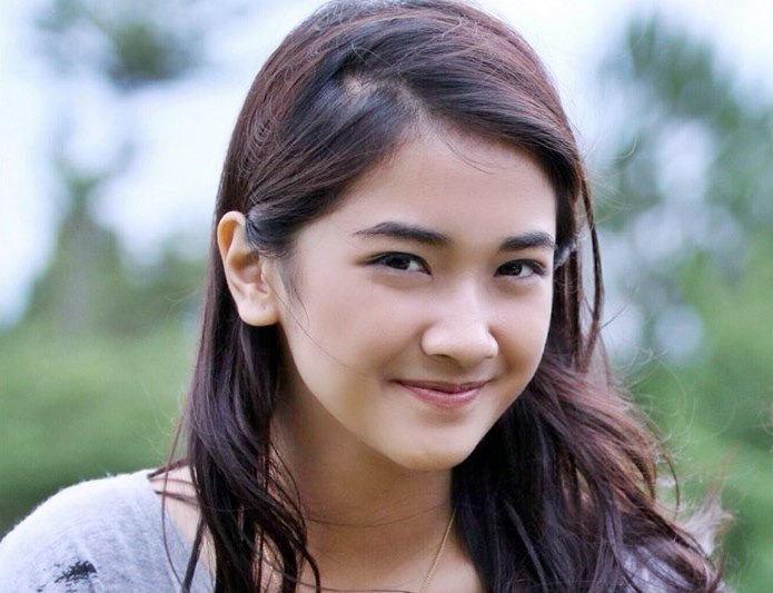 Biodata Artis: Profil Biodata Nadya Arina