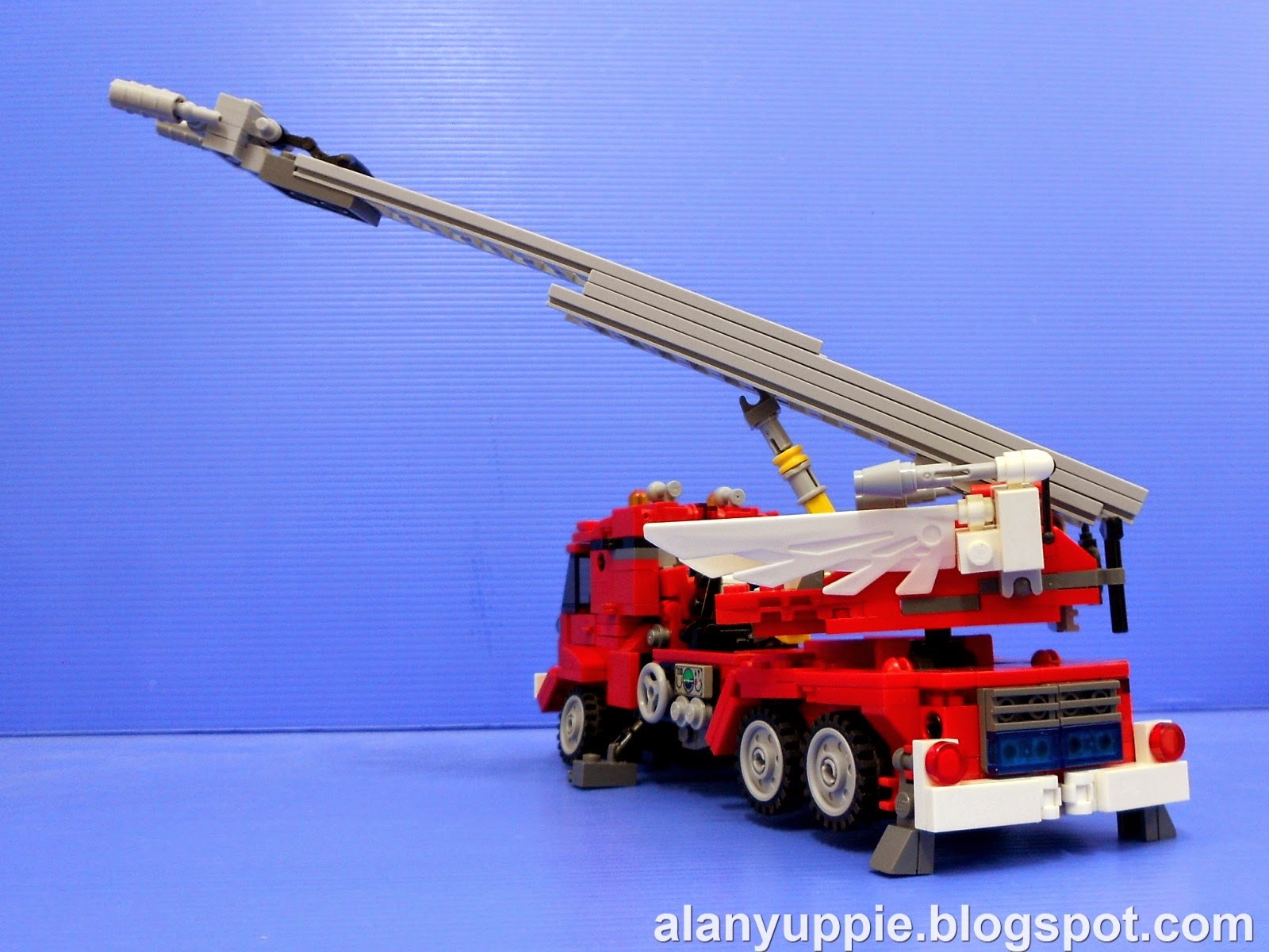 Alanyuppie's LEGO Transformers: LEGO Inferno Part 1: Vehicle Mode