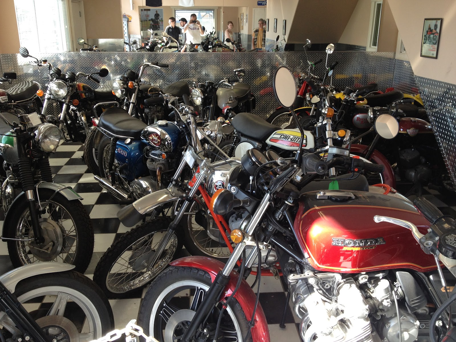 MOTORCYCHO: The Old Motorcycle Shop