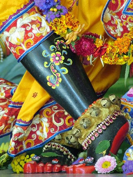 Vaisnavi Sanga: Gopi Dots Art - 12 Useful Design Patterns