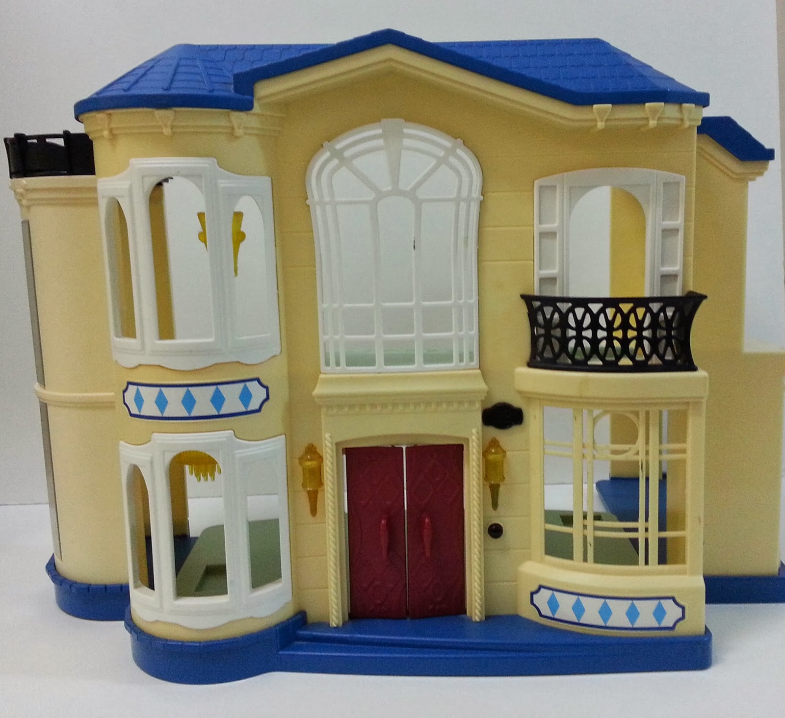 Jane Chérie: Redbox Dollhouse