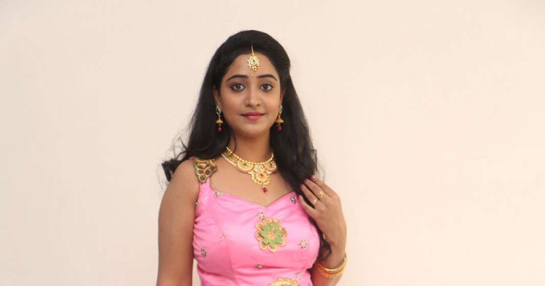 Aiswarya Addala glamorous in pink