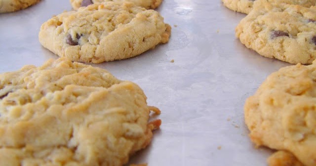 Big Rigs 'n Lil' Cookies: Gram's Coconut Crisps
