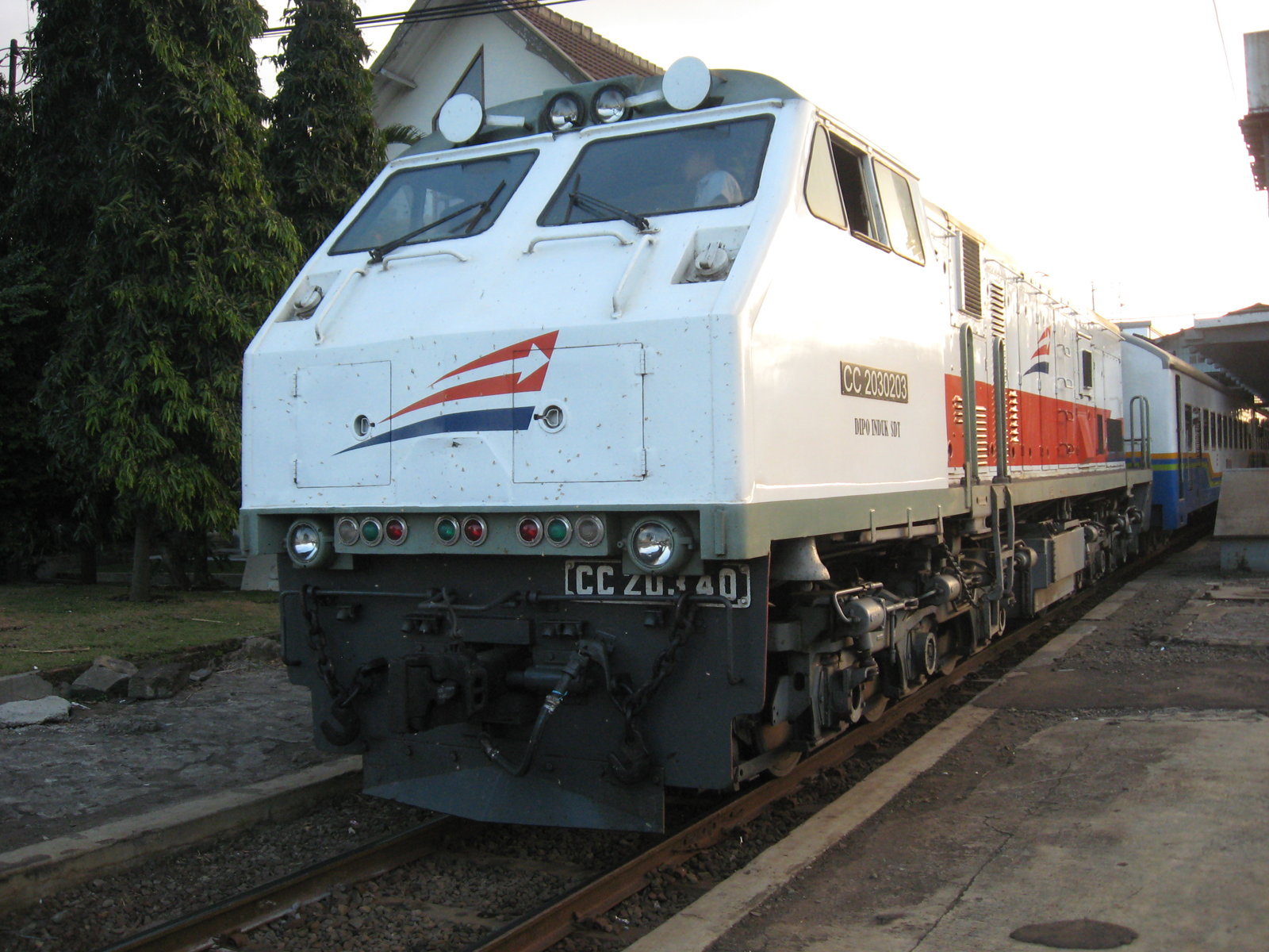 Emmanuelle's Blog: Mengenal Lokomotif CC203