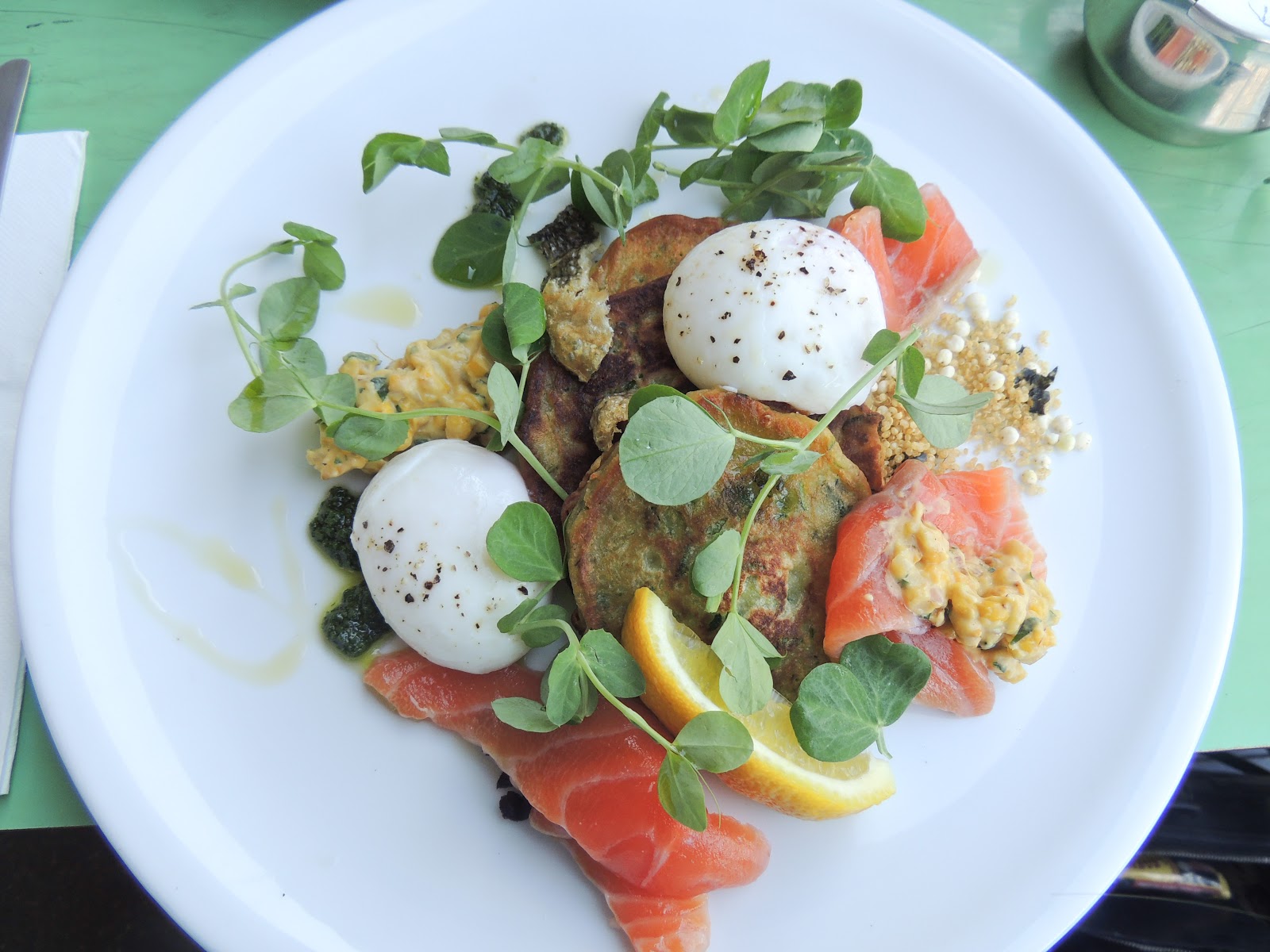 POOR STUDENT EATS MELBOURNE THE MOST BEAUTIFUL MEAL IN THE WORLD poor-student-eats-melbourne-the-most-beautiful-meal-in-the-world