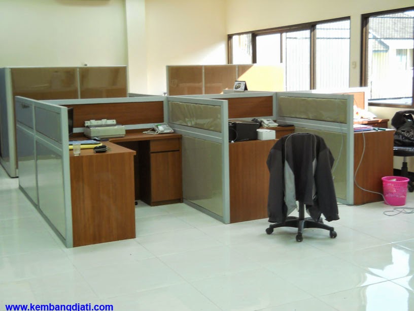 MEJA SEKAT KANTOR - SEMARANG | Meja Kantor Semarang