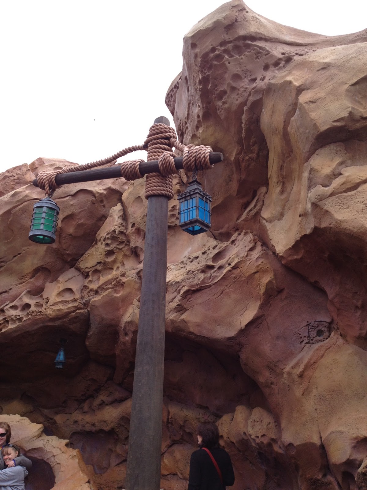 Plus the Magic: Attention to Detail: Lamp Posts