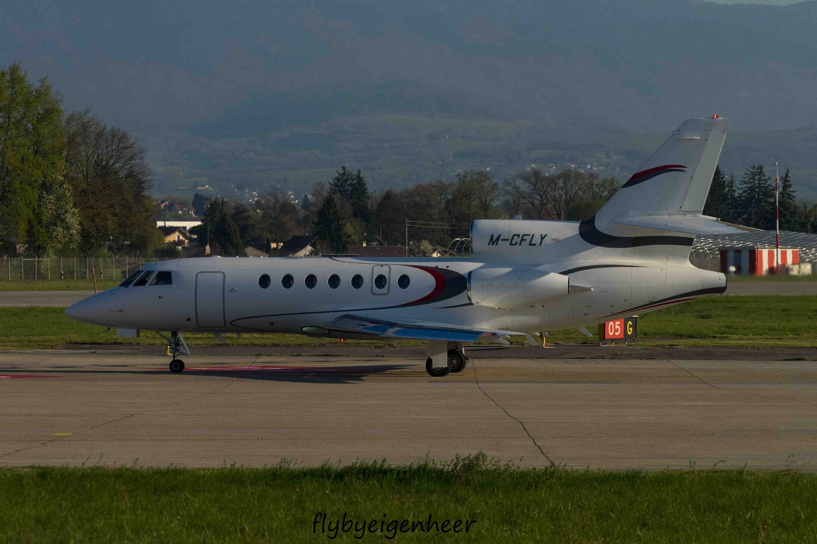 FLUGZEUGE Privatjets etc: M-CFLY Dassault Mystere Falcon 50EX FA50