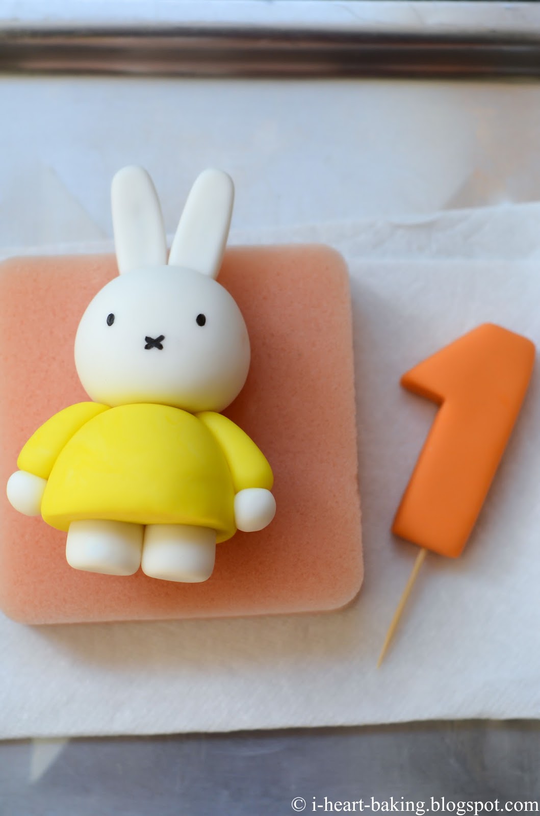 i heart baking!: miffy first birthday cake with handmade fondant miffy ...