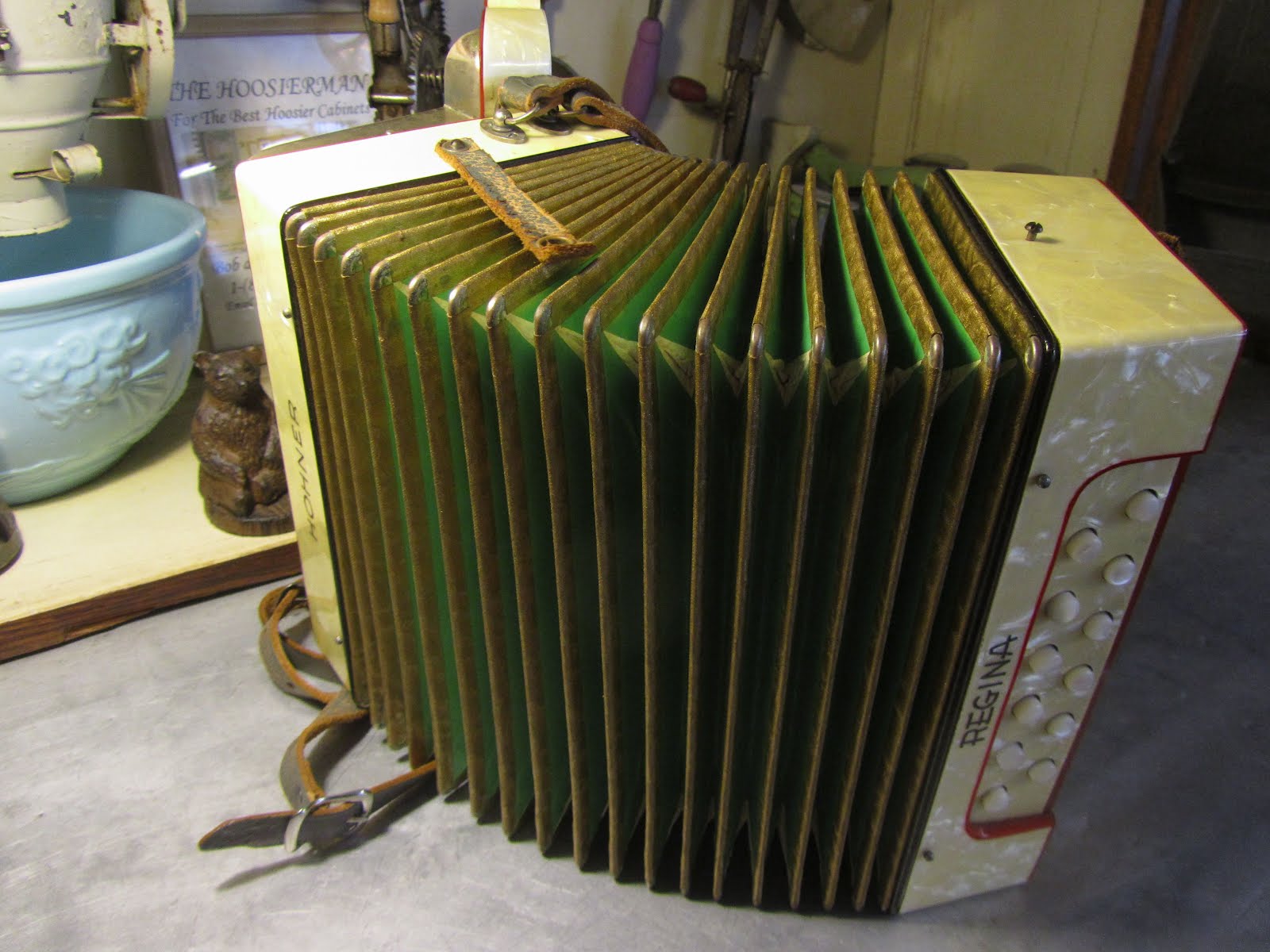 c.1930 Hohner (German) Regina 12-bass Piano Accordion