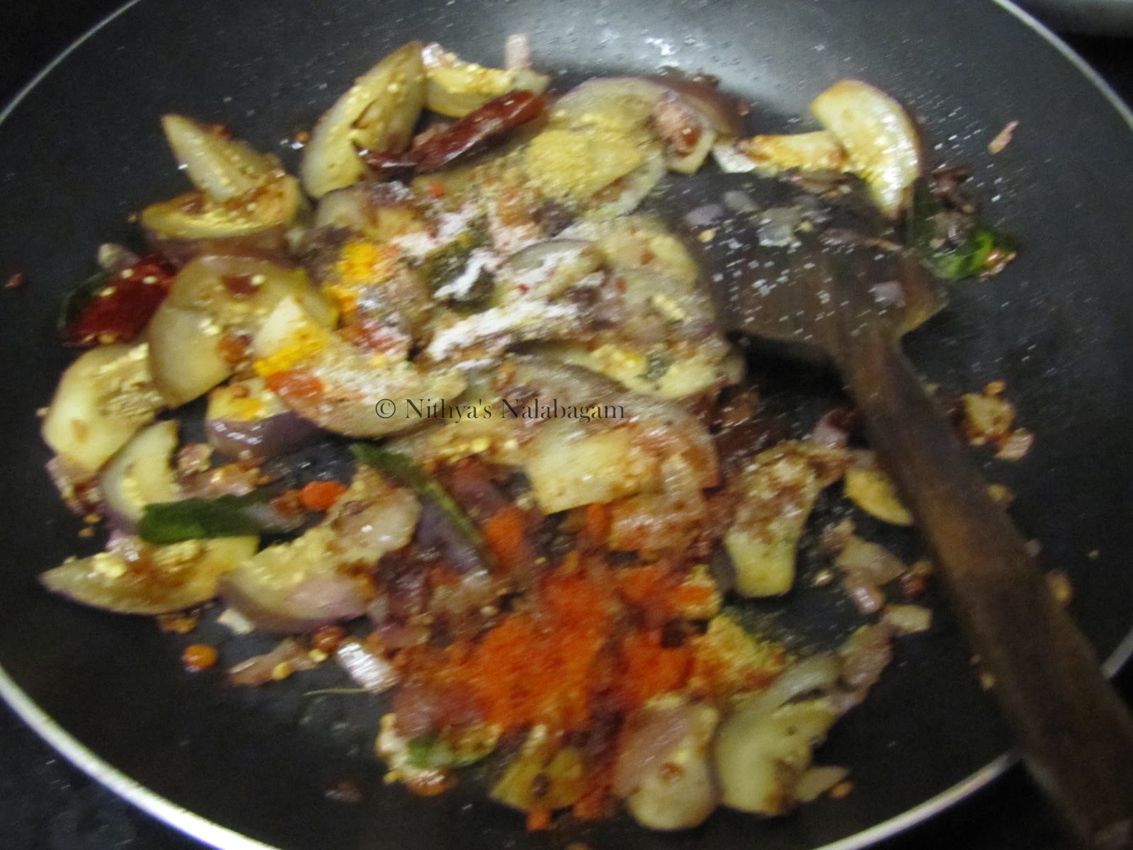 Kathirikkai Poriyal | Brinjal Poriyal |Nithya's Nalabagam