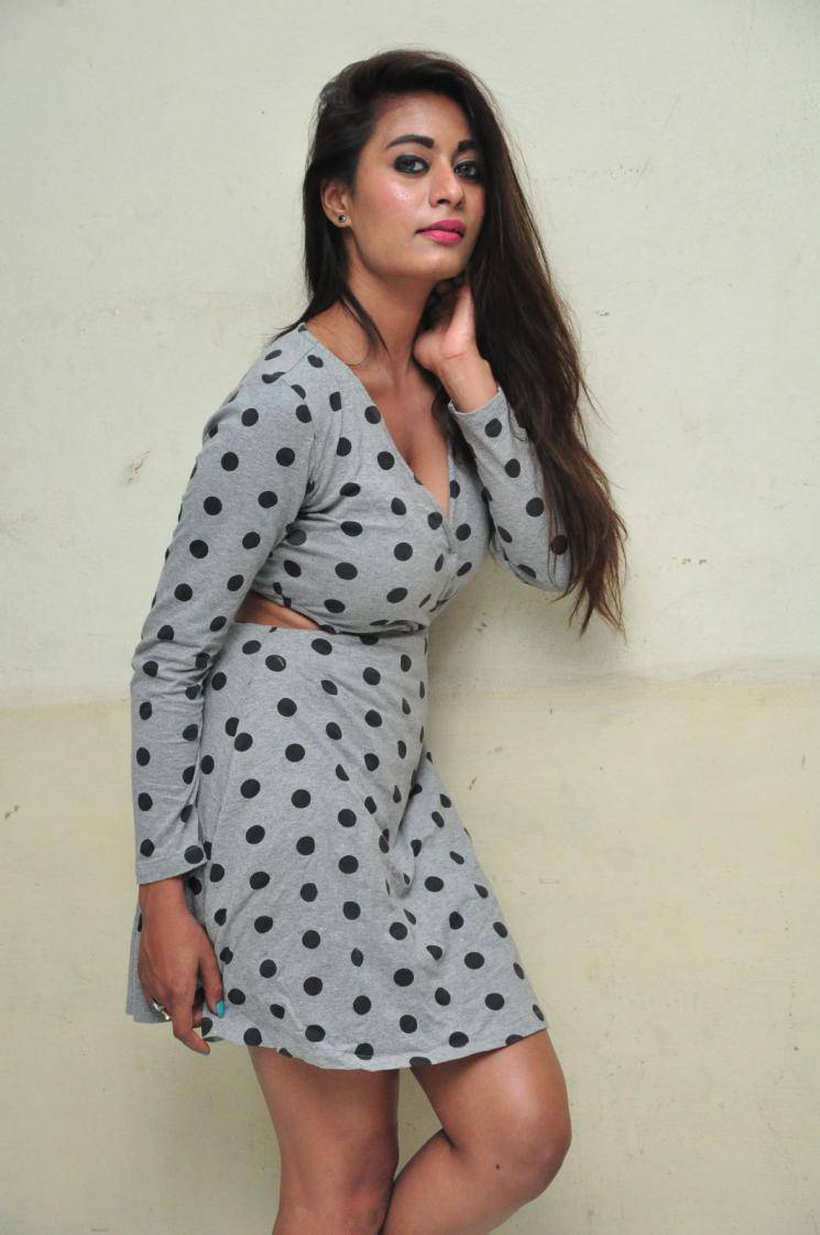 Monica Thompson Latest Hot Cleveage Glamourous PhotoShoot Images In ...