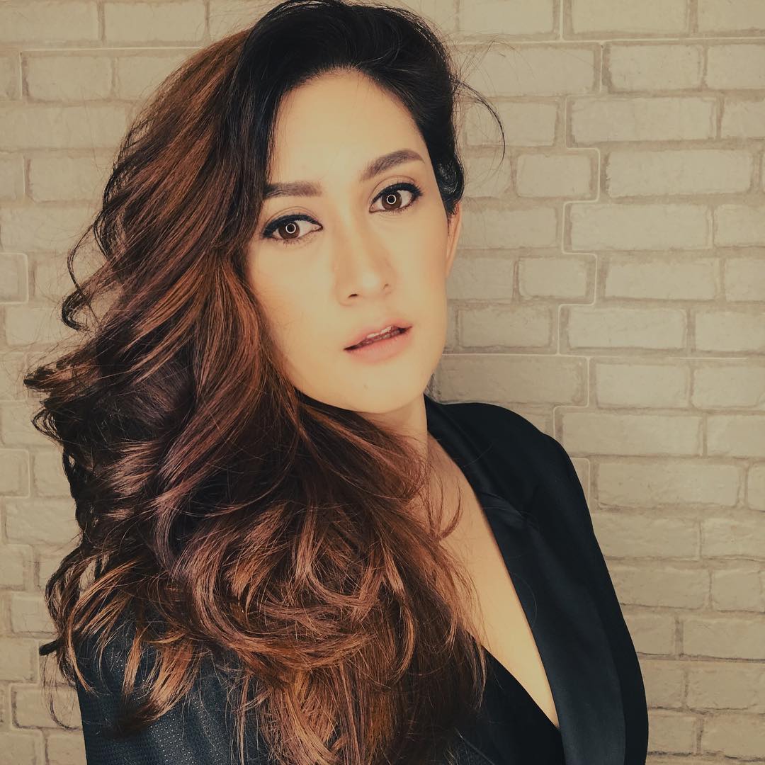 Biodata Nafa Urbach Lengkap Dengan Agama, Karir dan Foto Terbaru - BIOARTS