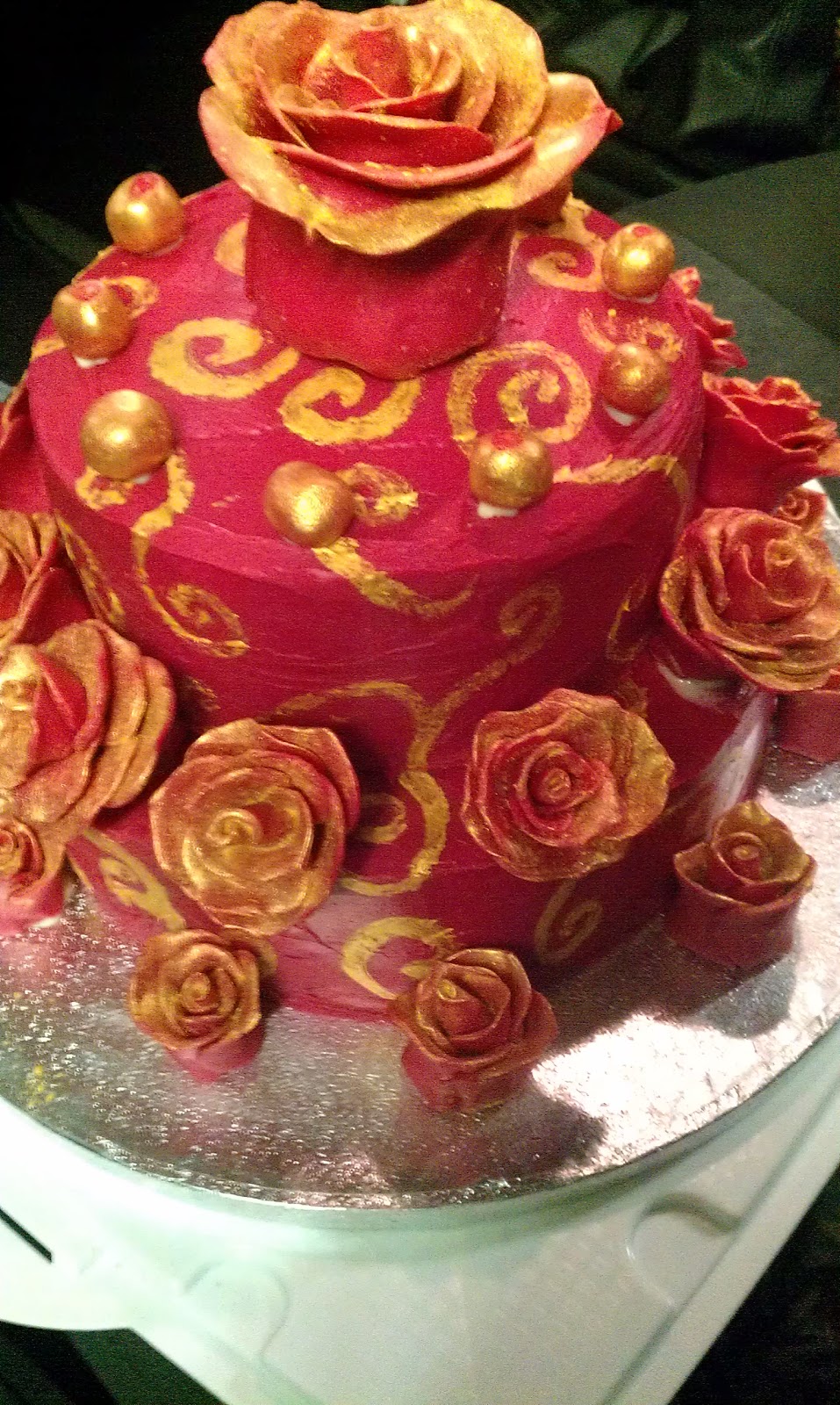 Bake me a picture: Two Tier Red and Gold Birthday Cake