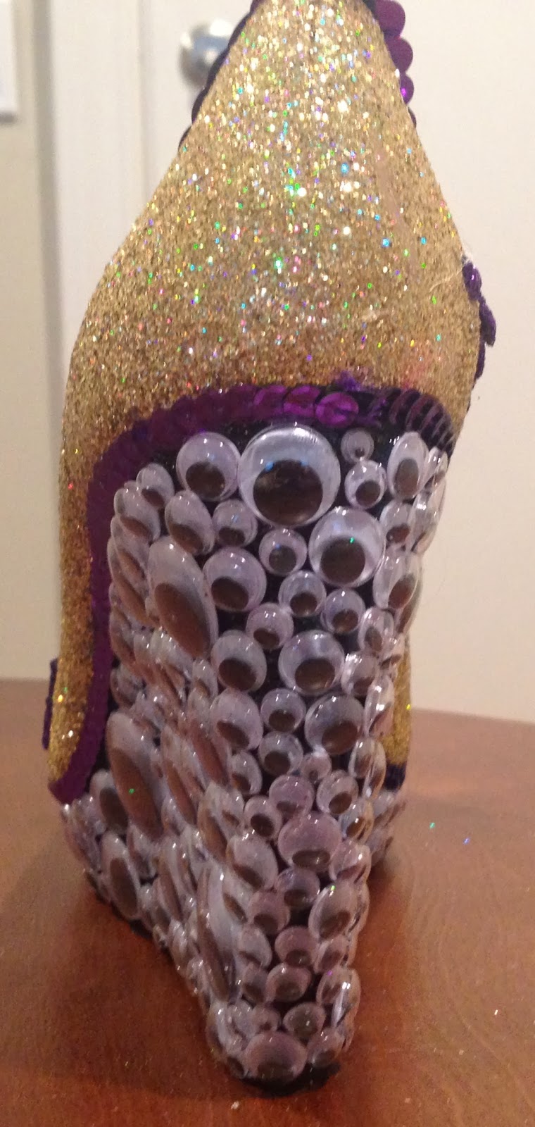 Confessions of a glitter addict: Googly Eye Shoe