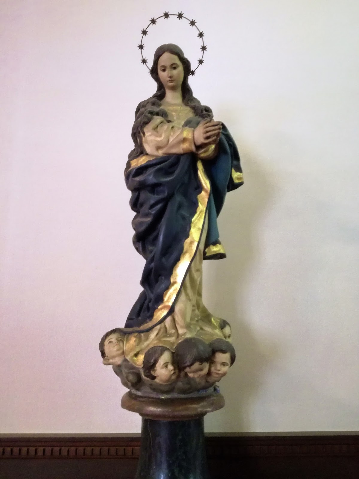 m-ref: Lady Maria statue at Seisen University