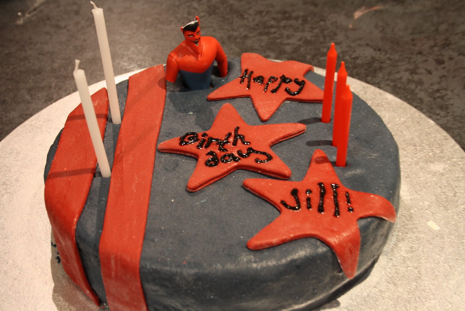 A rolling stone...: Melbourne Demons cake... I always wanted to make one!