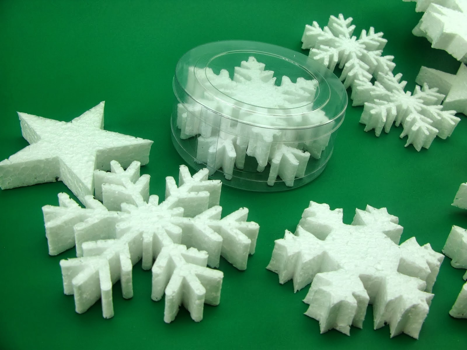 Graphis Advertising - Productie Publicitara: Decor vitrine - polistiren