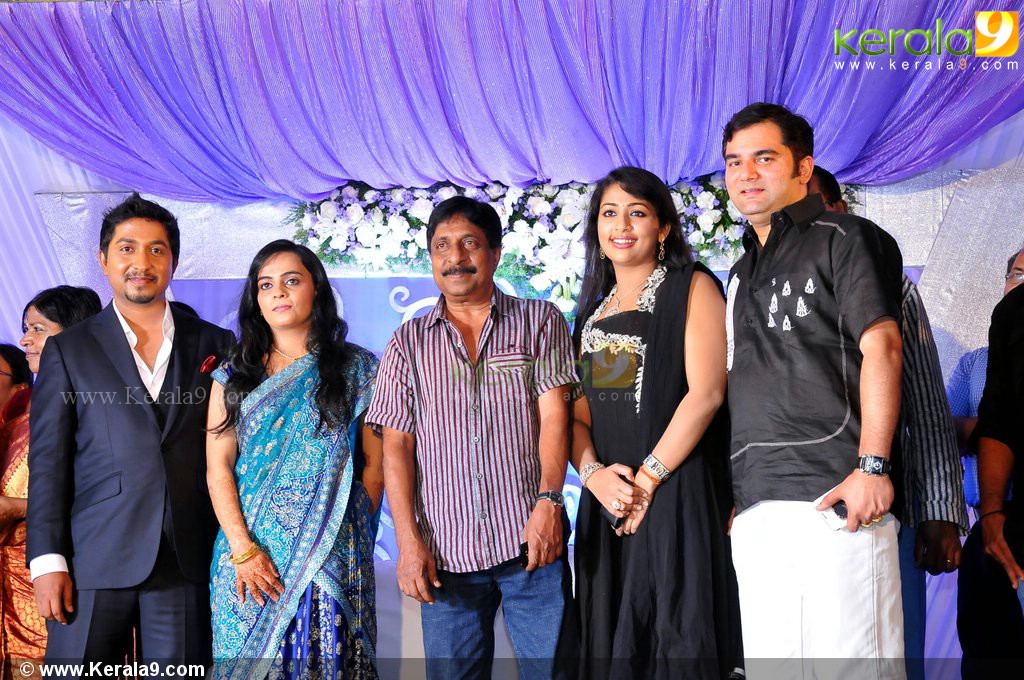 RECENT POLITICAL ISSUES IN KERALA: VINEETH SREENIVASAN WEDDING