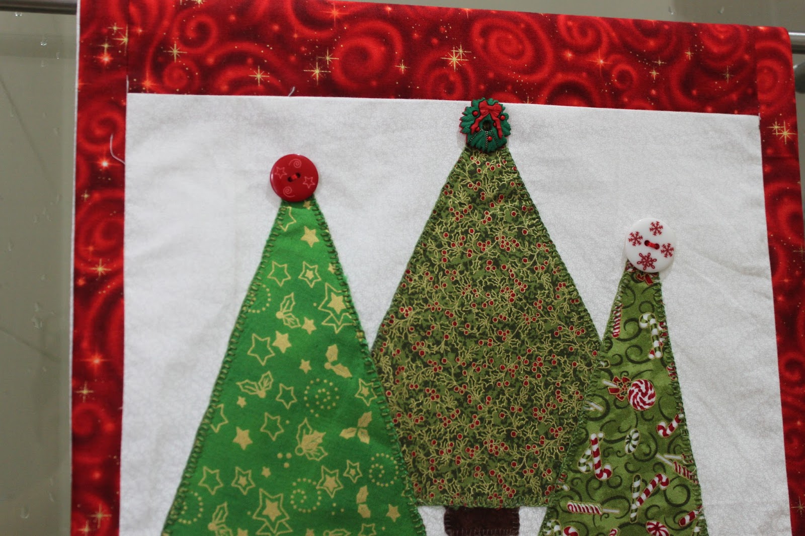 LABORES DE LILIANA: TOALLA DE CORTESÍA ARBOLITOS DE NAVIDAD- PATCHWORK ...