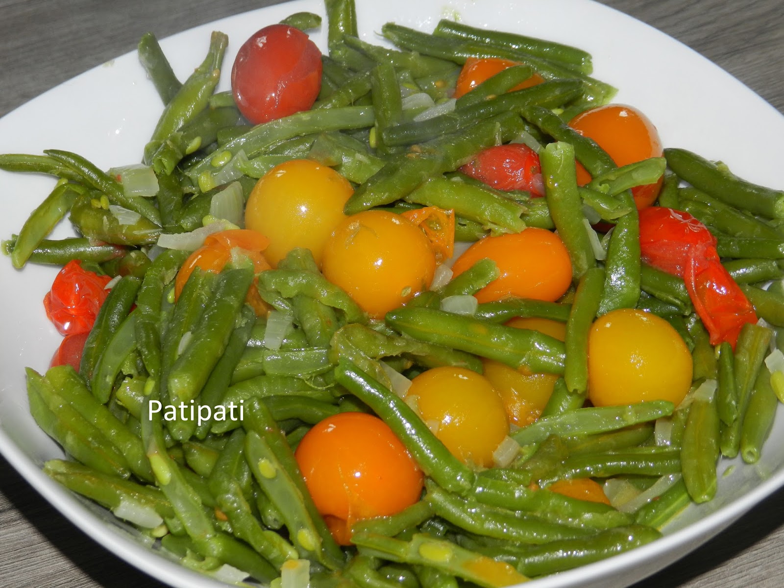 Salade de haricots aux tomates cerise