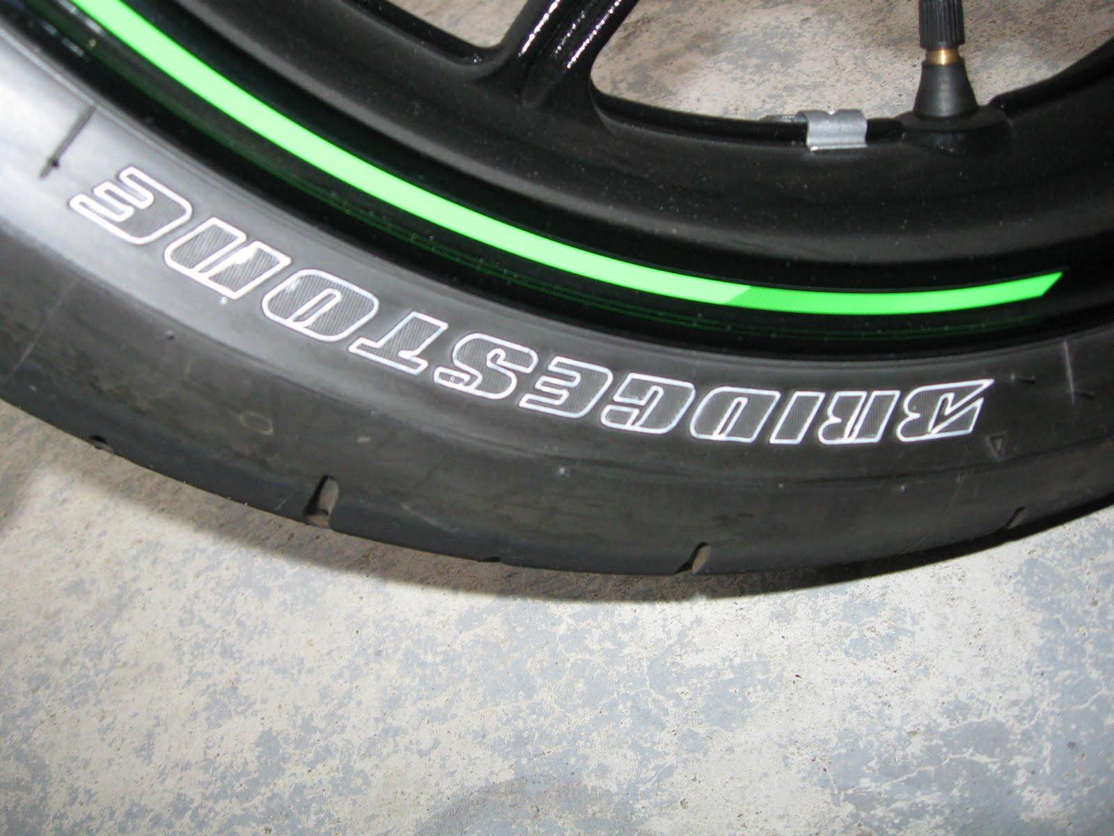 DIY - Tire Paint | Kawasaki Motorcycle Forums
