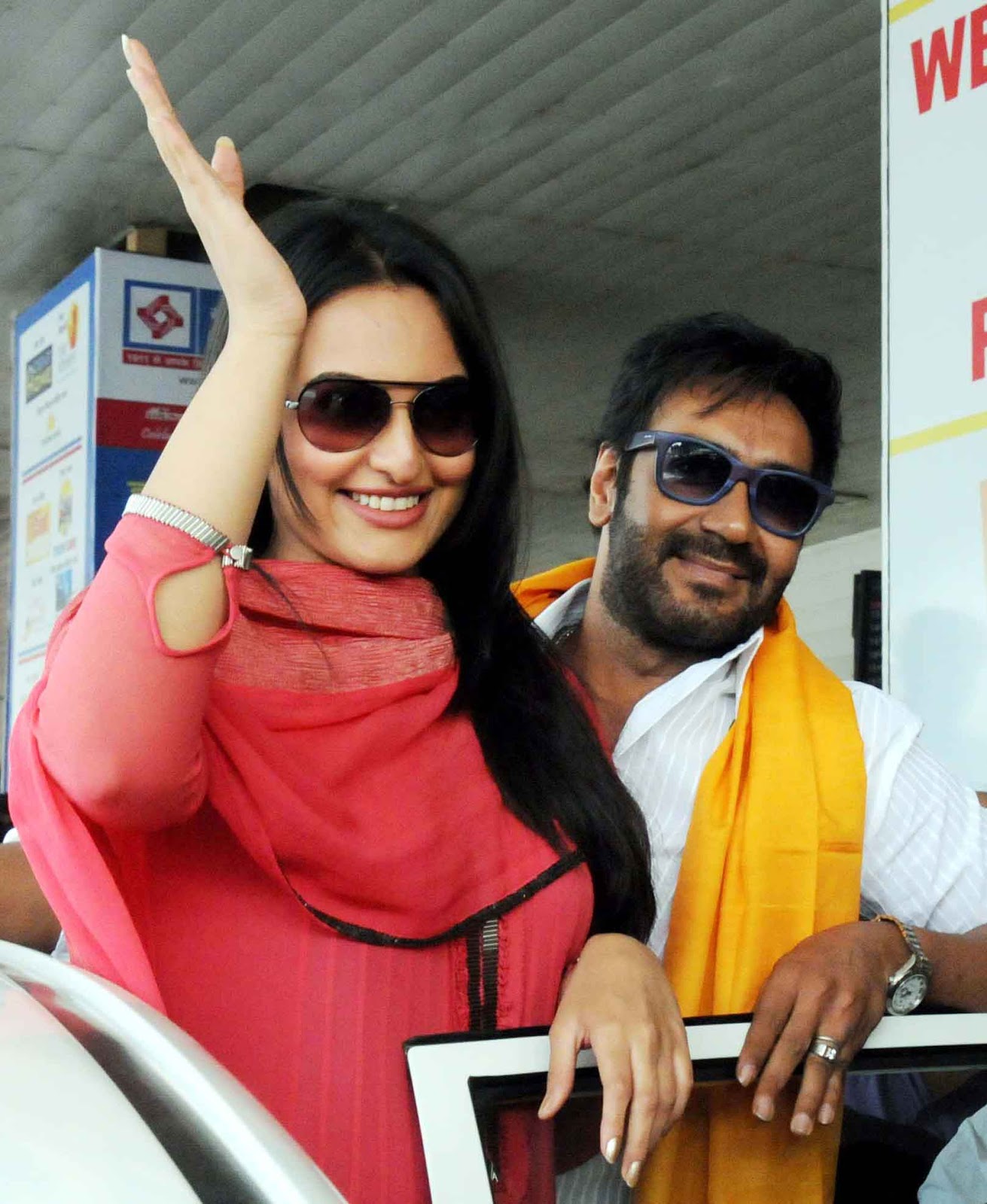 View Patna: Ajay Devgn, Sonakshi Sinha in Patna
