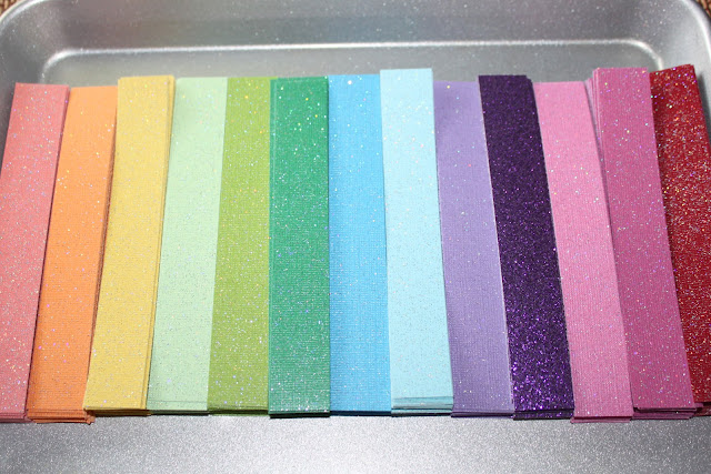 love is in the details: Pretty paper garland