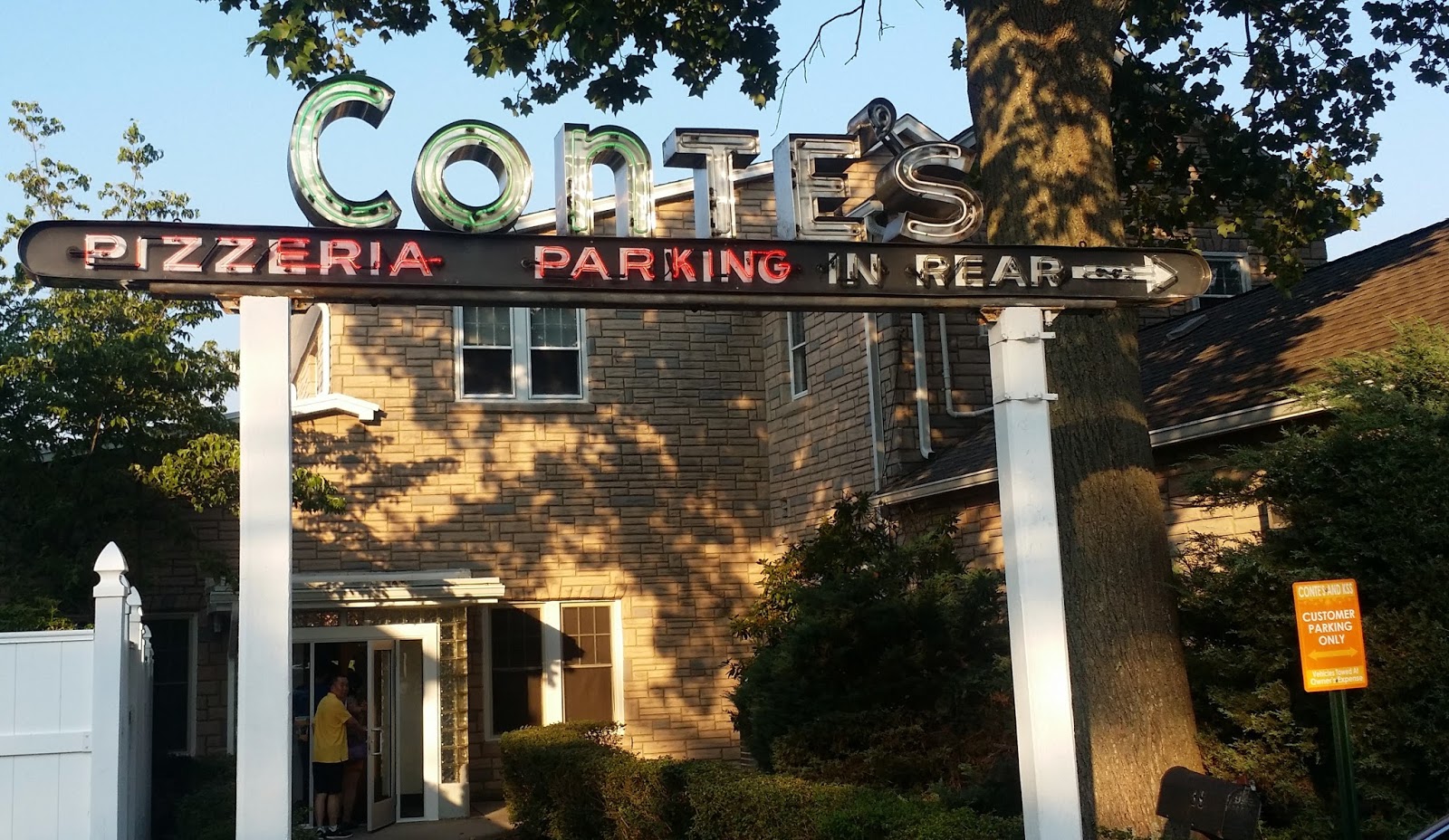 Pizza Quixote: Review: Conte's Pizza and Bar, Princeton NJ