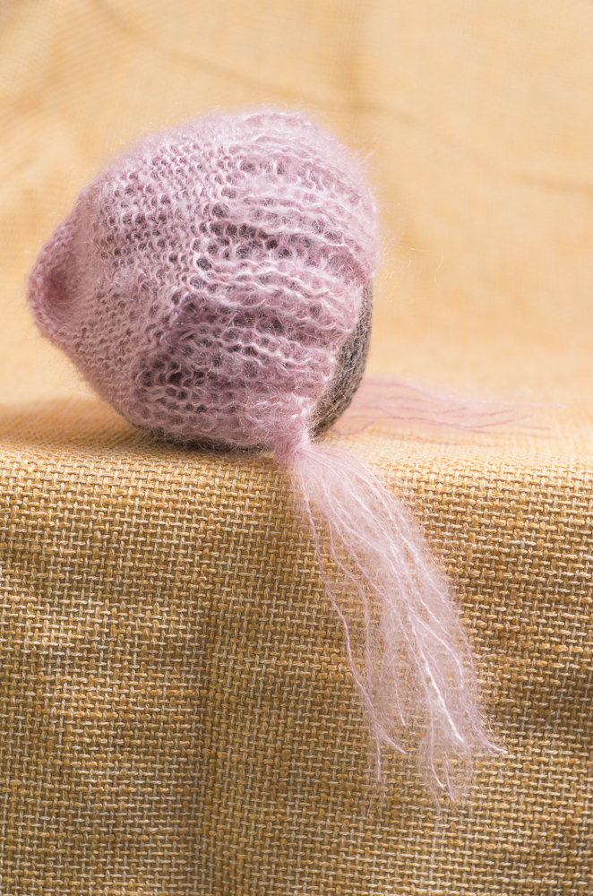 Yarn Psyche: Stories in Stitches: Baby Bonnets (a rant and a pattern)