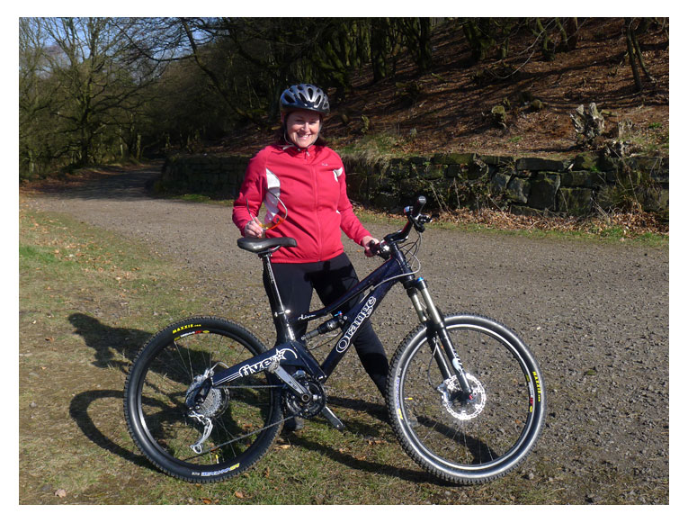 Flying Chick: Groovy Chick Girl's on their New Bikes